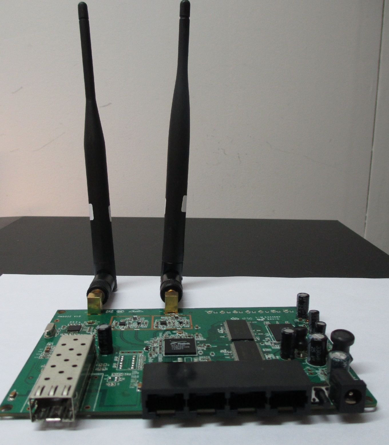 Роутер с SFP портом и WiFi - Активное оборудование Ethernet, IP, MPLS ...